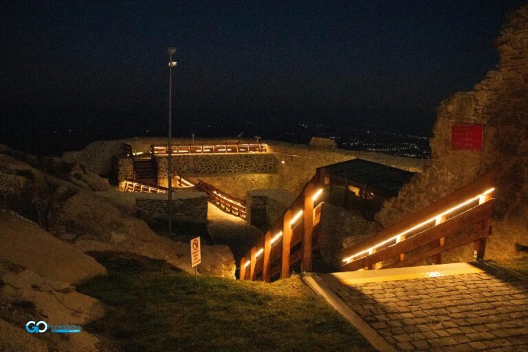 Home | Discover Deva