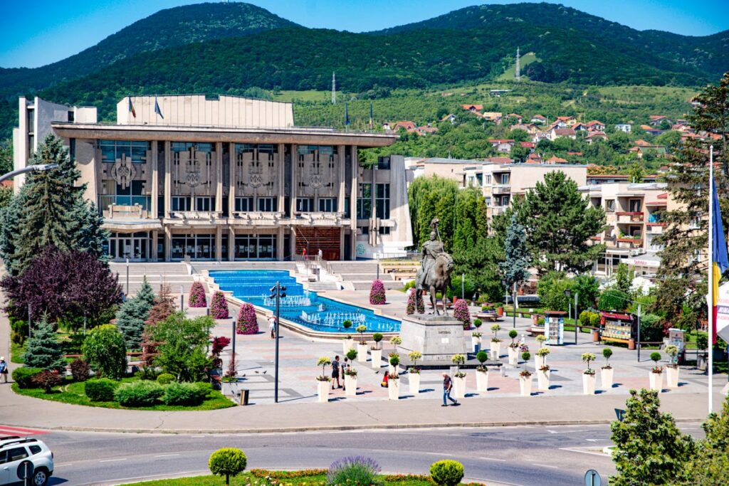 Home | Discover Deva