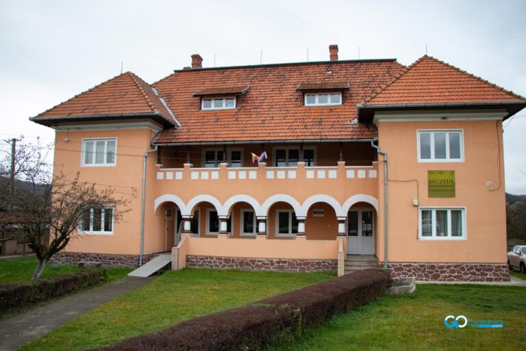 Home | Discover Deva